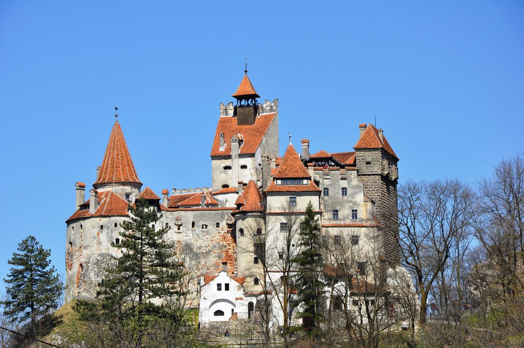 Traieste ca un rege! 10 Castele de vanzare! - Povesti Reale